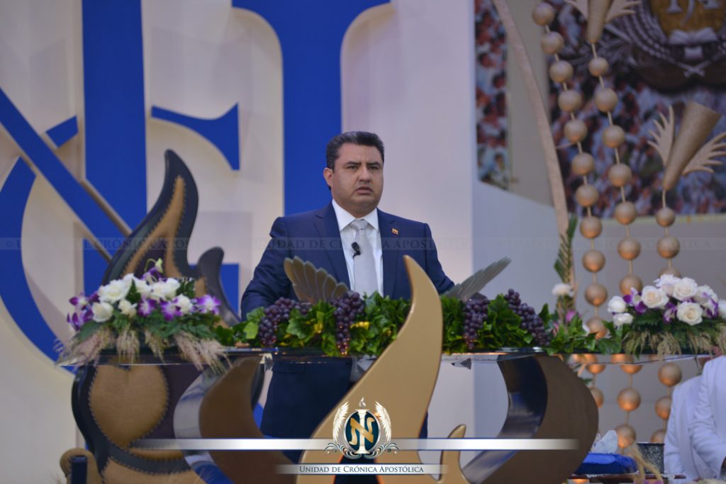 Apóstol de Jesucristo Naasón Joaquín García, preside su primera Santa ...