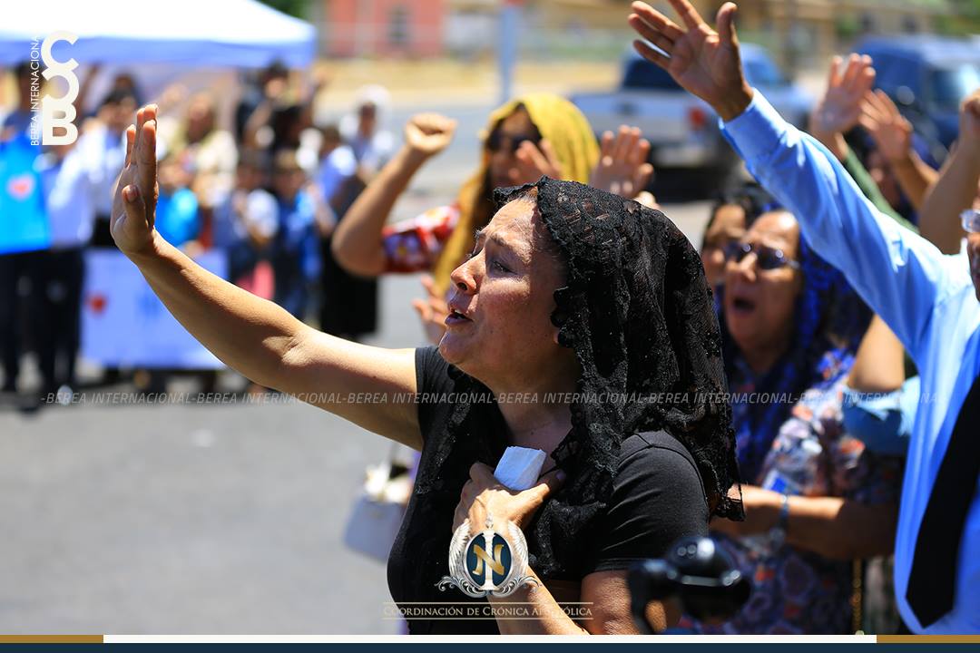 El Apóstol Naasón Joaquín visita la iglesia de Henderson, Nevada ...